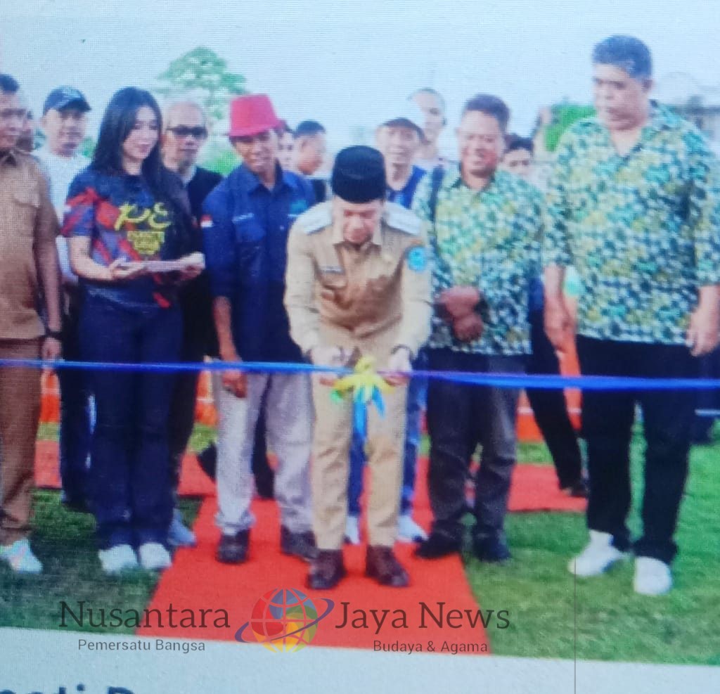 Bupati Dompu Membuka Kontes Bonsai se Pulau Sumbawa di Lapangan Transad ...